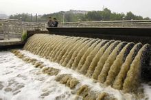 Besoedelde water - Bladsye [2] - Wêreld ensiklopediese kennis
